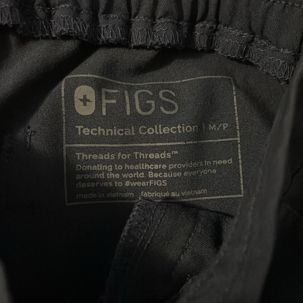Figs Technical Collection Navy Blue Cargo Scrubs Size… - Gem